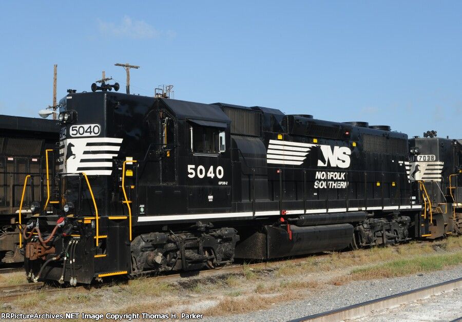 NS 5040 GP38-2